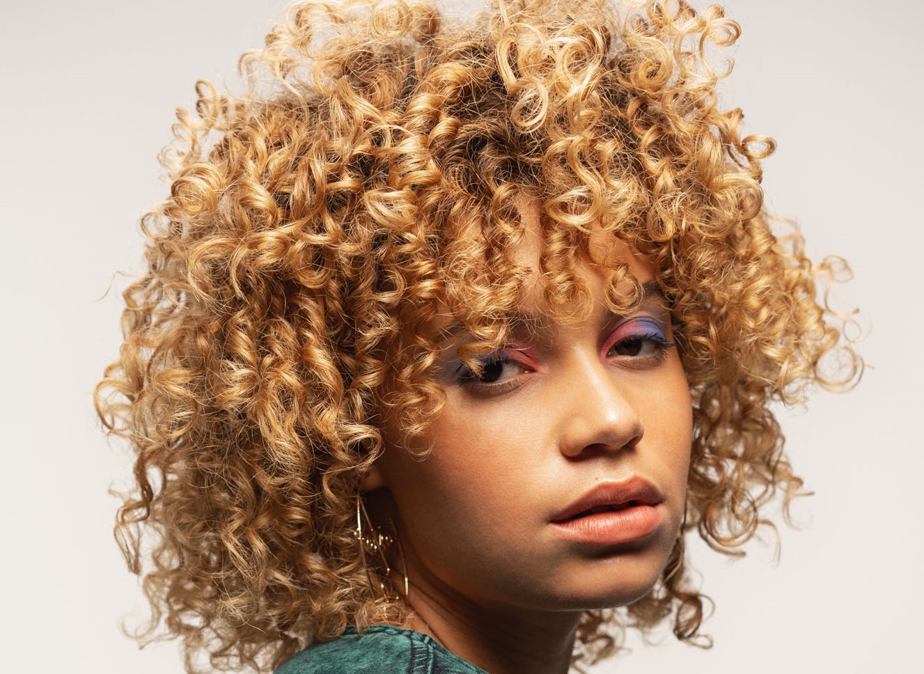 HƯỚNG DẪN TẠO KIỂU: EFFORTLESS CURLS - TIGI Fuse